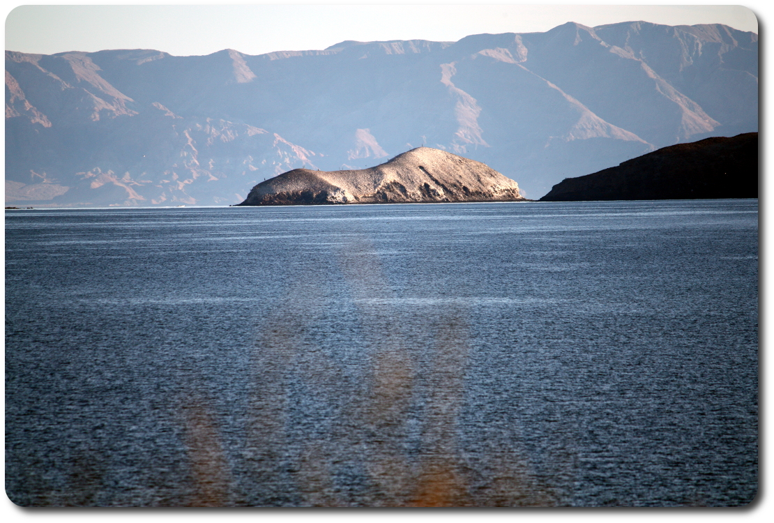 Bahía de los Ángeles small island | Overland Adventures and Off-Road